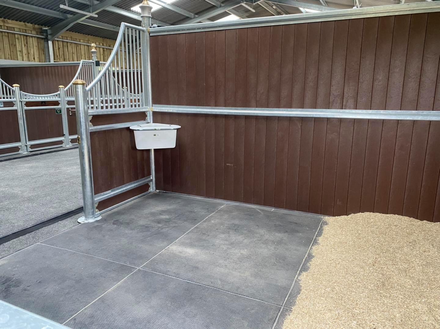 Bonded & Sealed Rubber Stable Mats - Quattro Products Limited