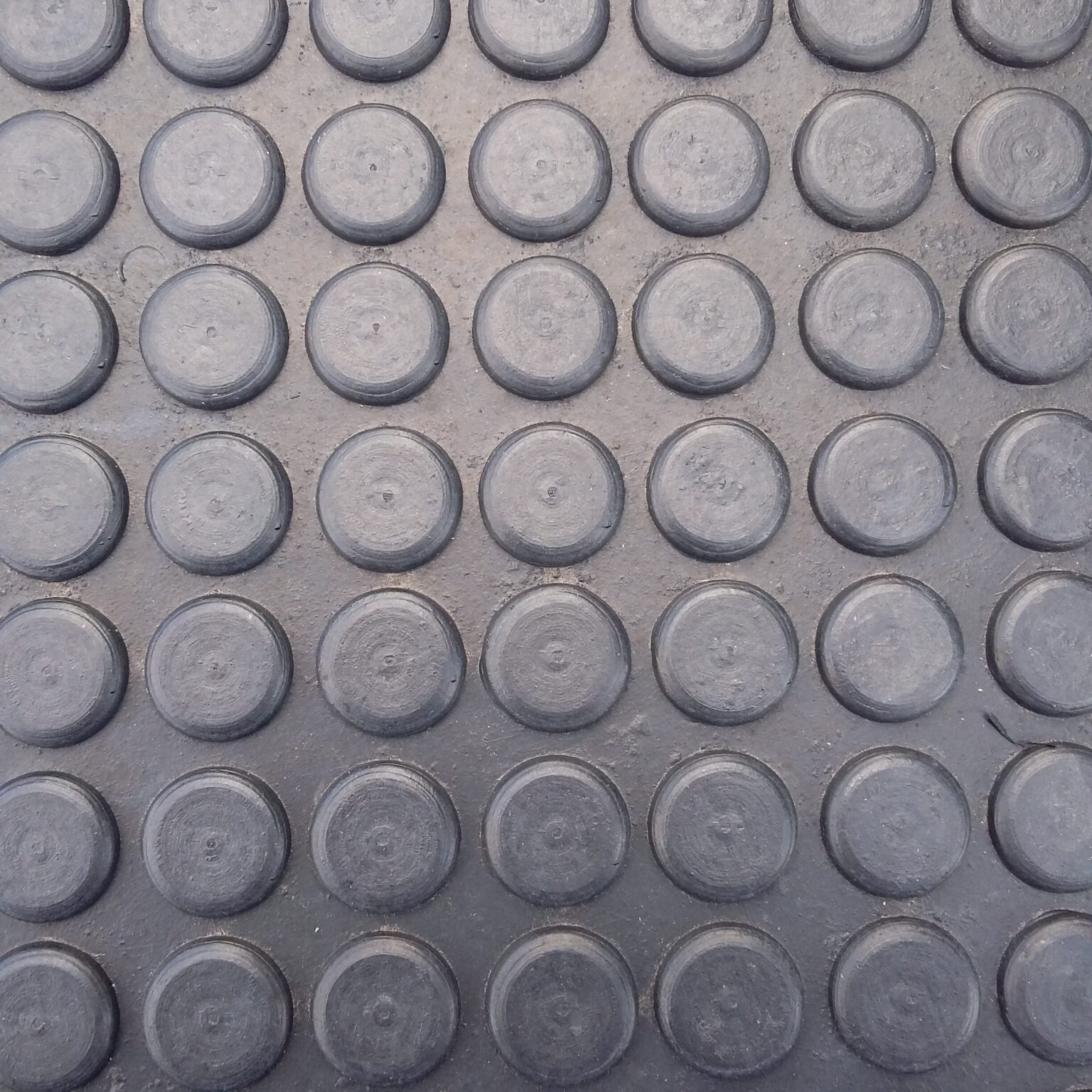 Grip Top 1m2 Interlocking Tile - Quattro Products Limited