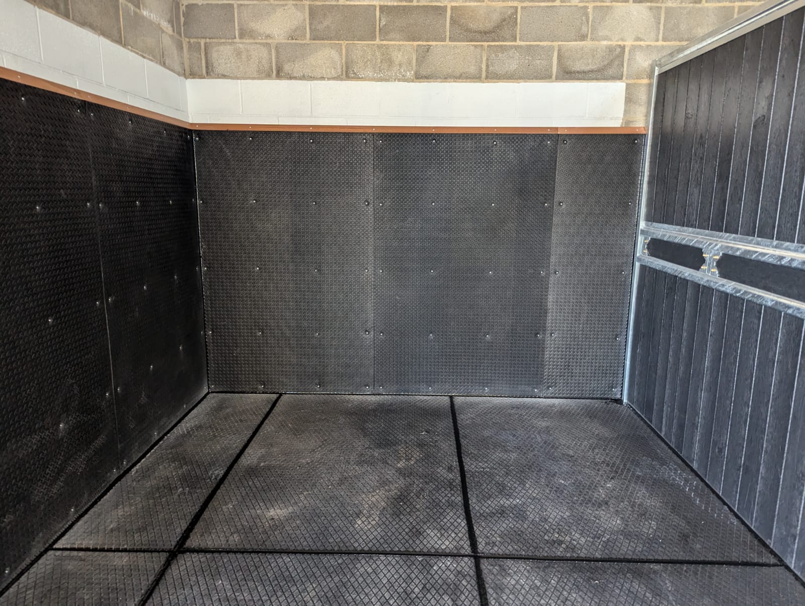 Eva Stable Wall Protection - Quattro Products Limited